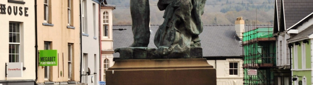 jb-aberdare-1-caradog-statue-victoria-square - Cynon Valley Museum Trust